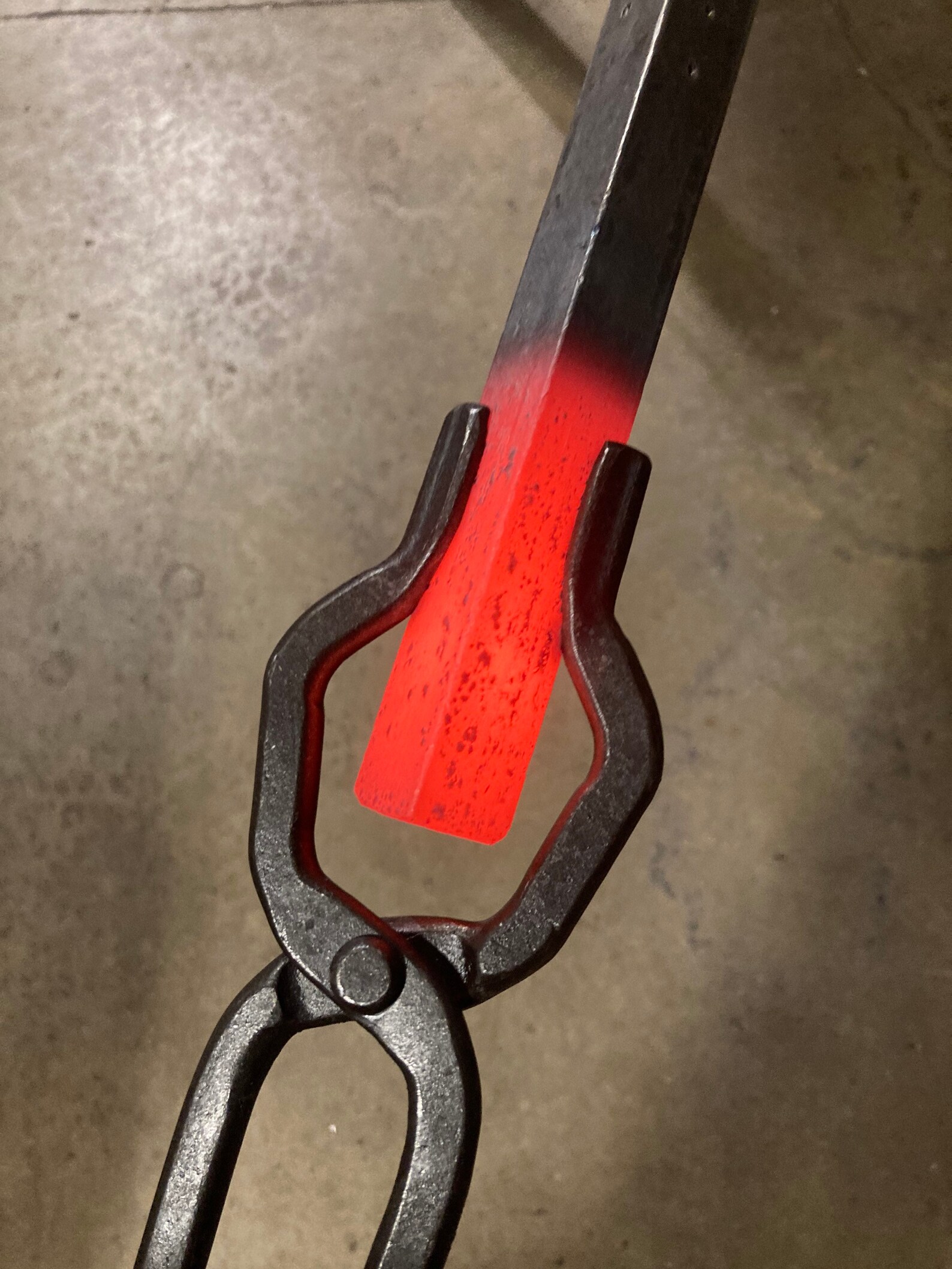 Blacksmith 1 Inch V Bolt Tongs - Etsy