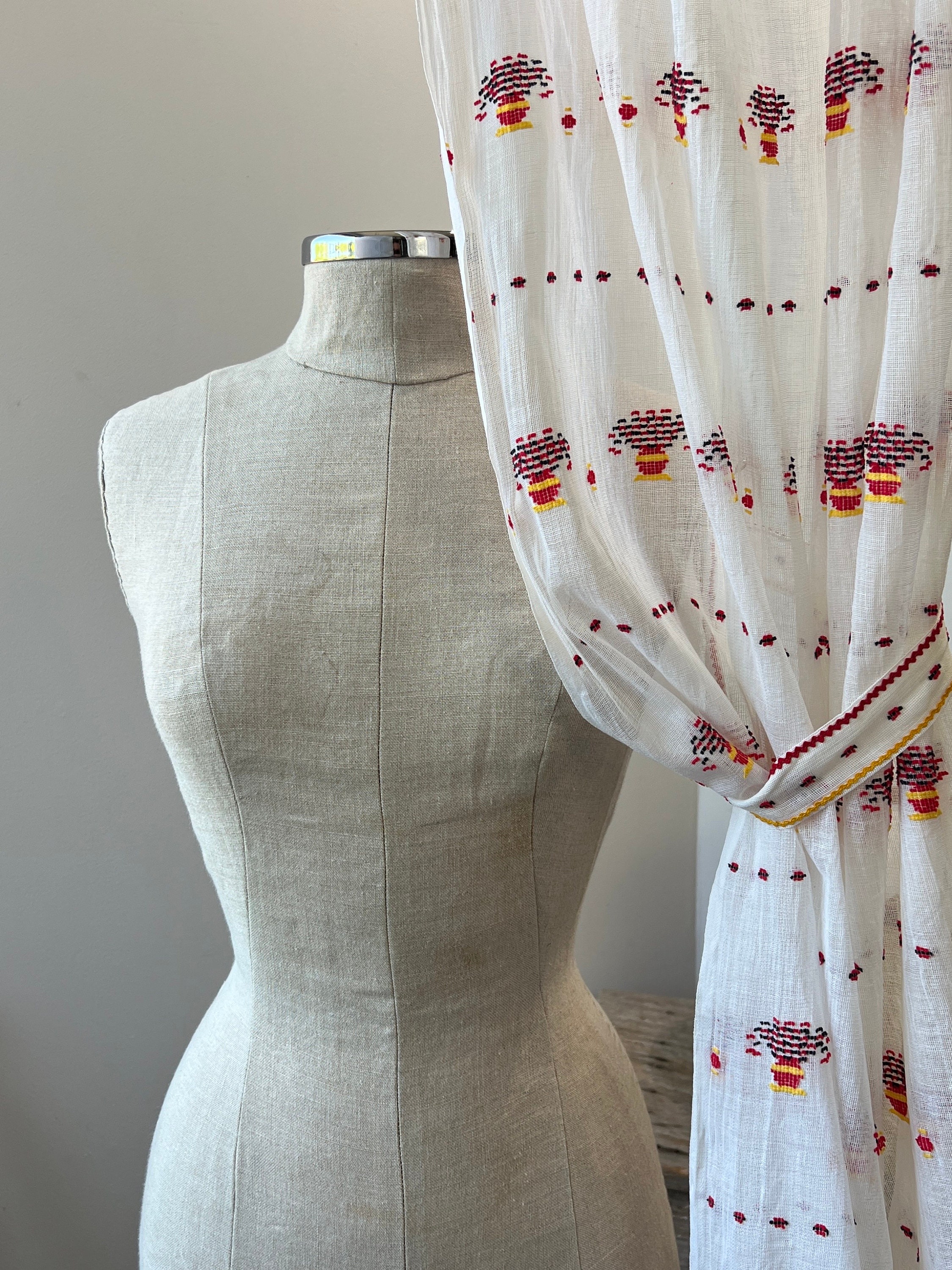 1930s Sheer Curtain Fabric Clipped Floral Cotton Net Fabric 35" Wide ...