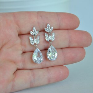 VICKY Crystal Bridal Earrings Wedding Earrings Wedding - Etsy
