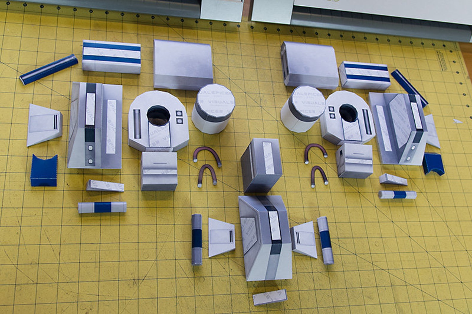Star Wars R2-D2 Inspired DIY 3D Papercraft Templates - Etsy