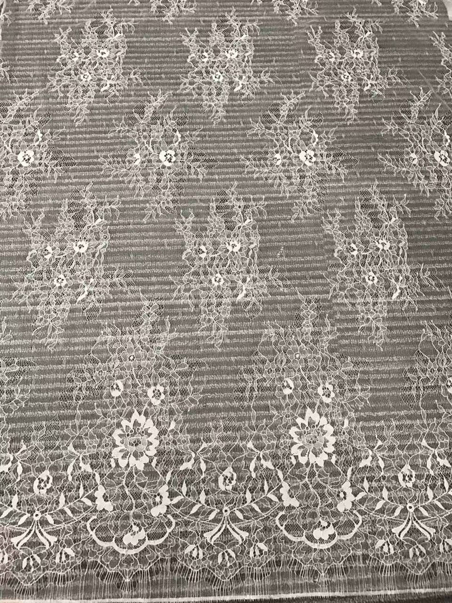 Dentelle De Chantilly Spitzeencaje off White Eyelash Lace - Etsy