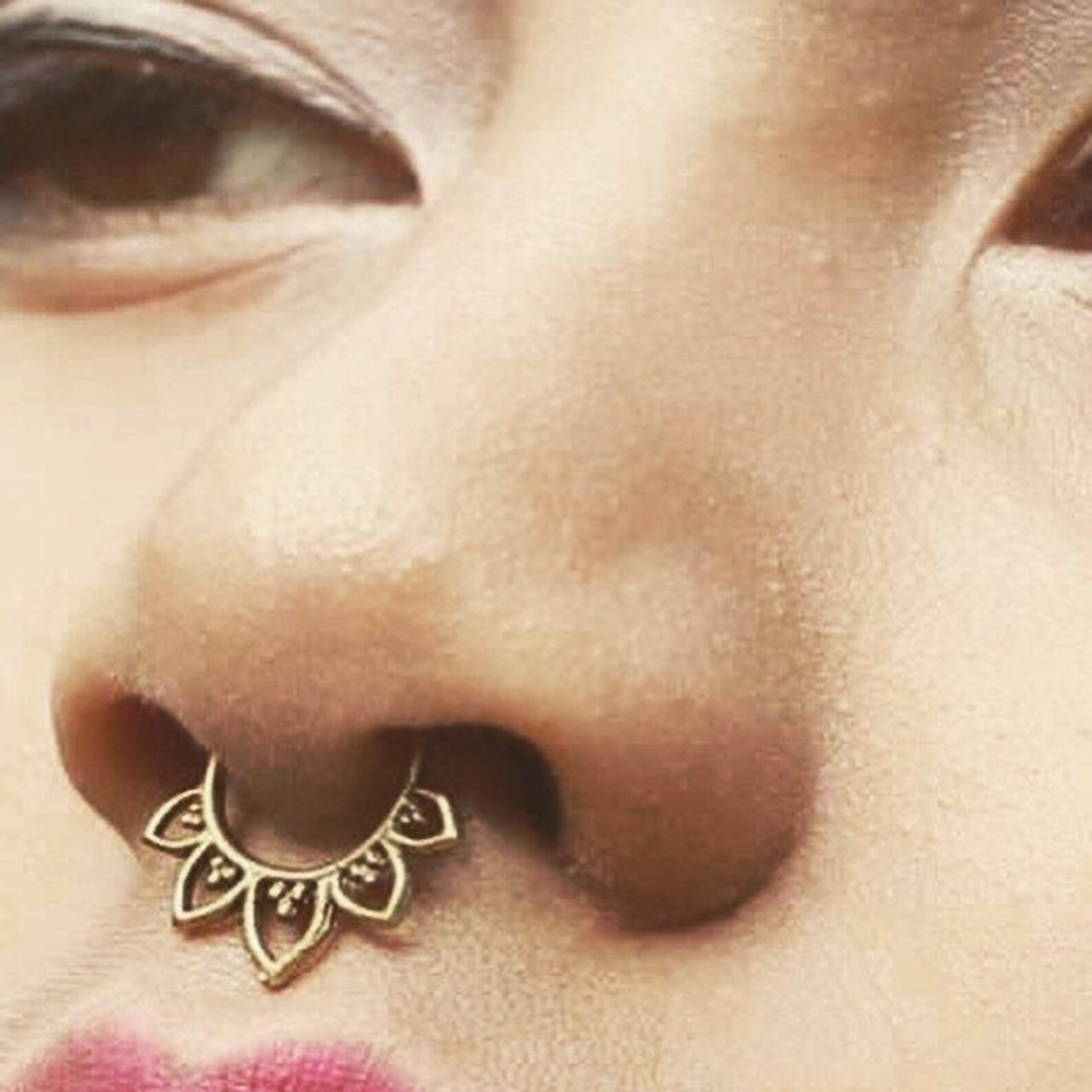 Flor Brass Septum Piercing Fine Lines Nose Piercing - Etsy