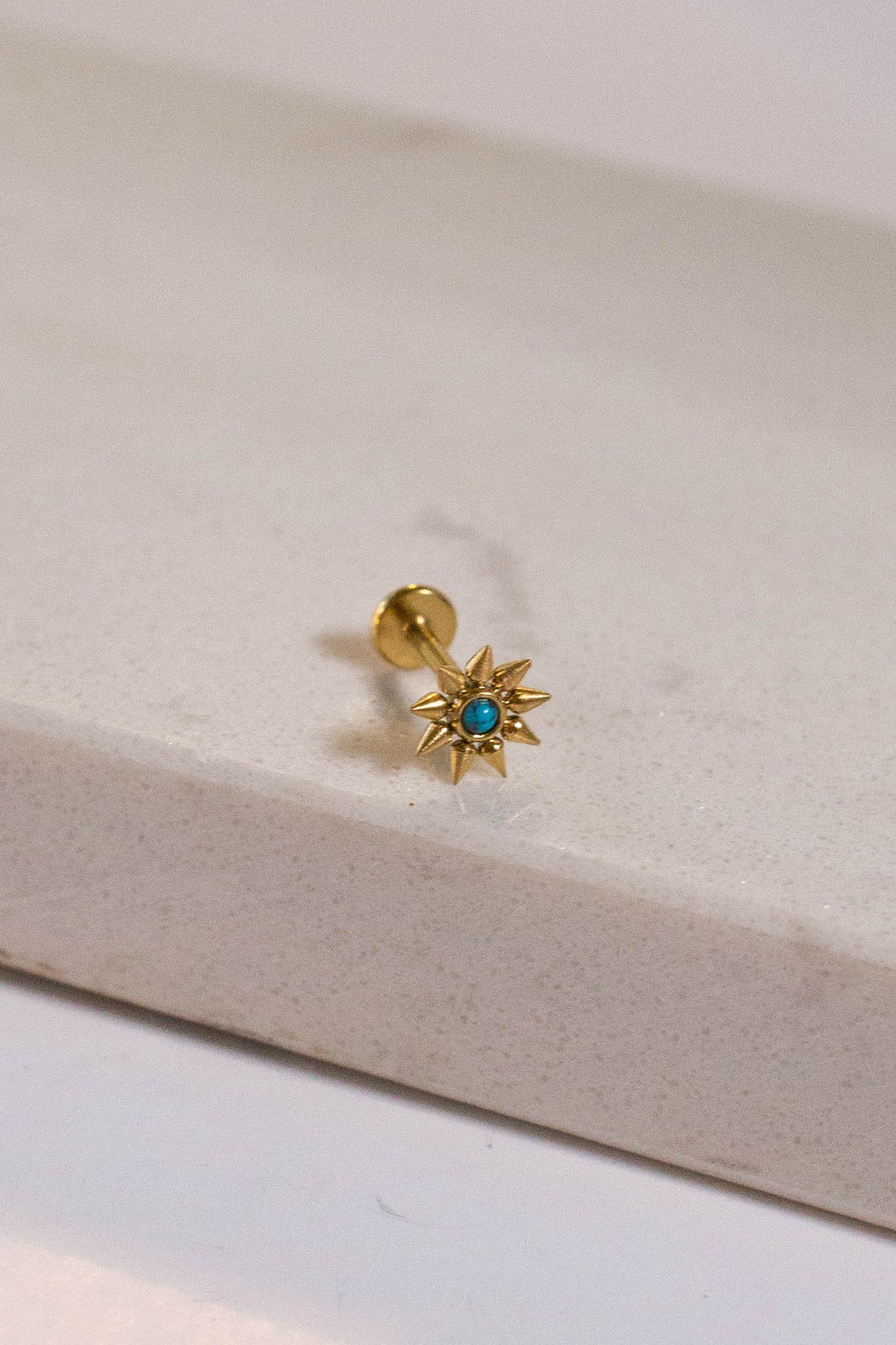 SUN Golden Piercing Labret Medusa Tragus Stahl / Vergoldetes Septum ...