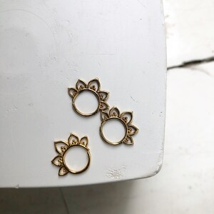 Flor Brass Septum Piercing Fine Lines Nose Piercing Bohemio Indian ...