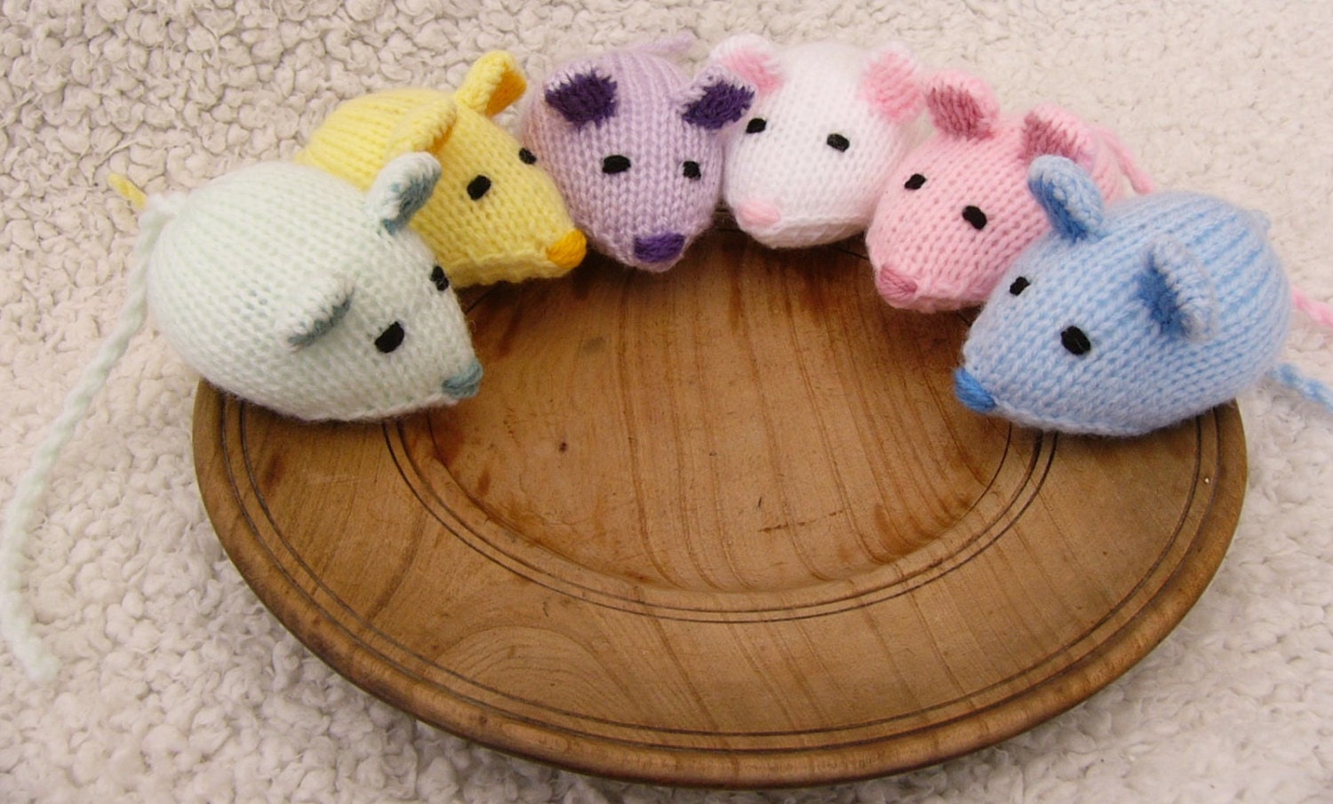 Hand-knitted Pastel Mouse | Etsy