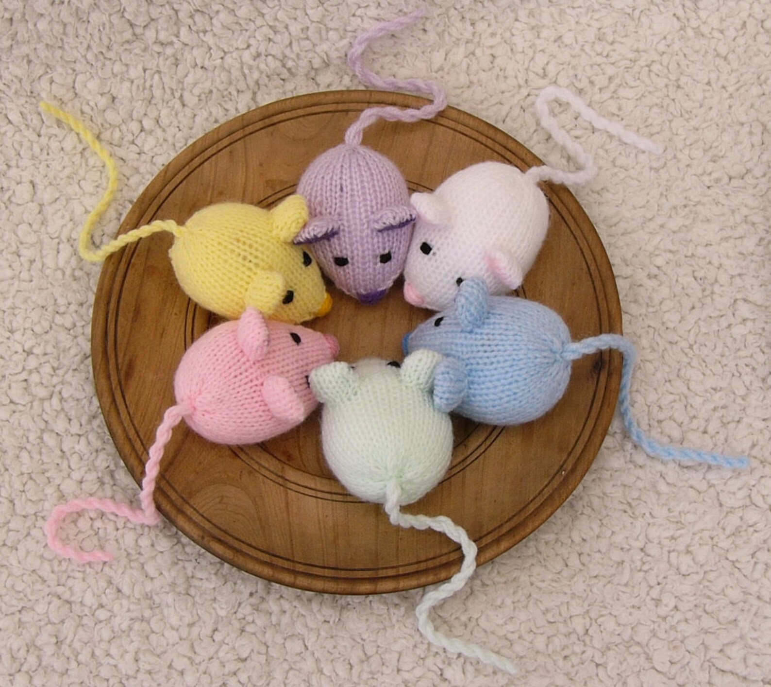 Hand-knitted Pastel Mouse | Etsy