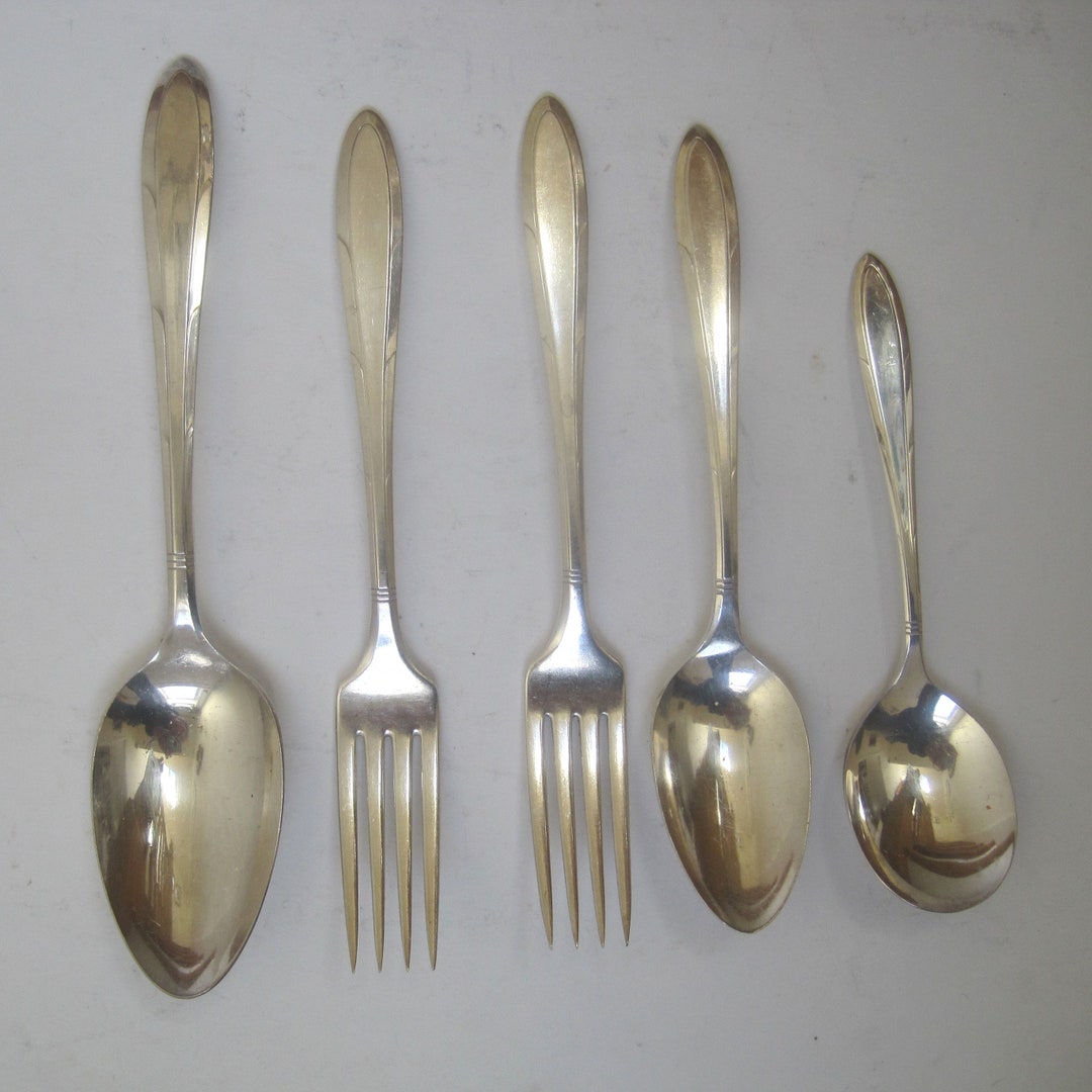 Oneida Nobility Plate "reverie" Lot, Serving, Place & Cream Soup Spoons ...
