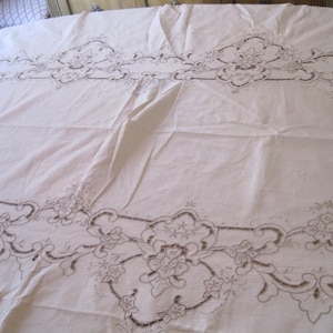 Vintage Linen Cutwork Tablecloth/table Cover, 96 X 68, Cream W/ Beige ...