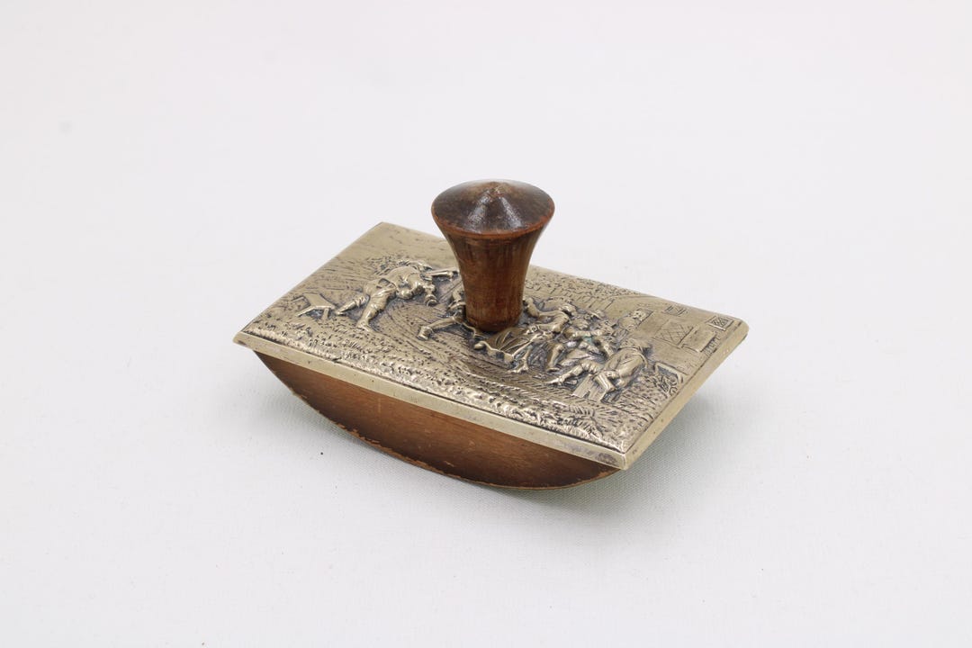 Antiker Tinten-blotter / Press-büvar Mit Silbernem Relief – Vintage ...