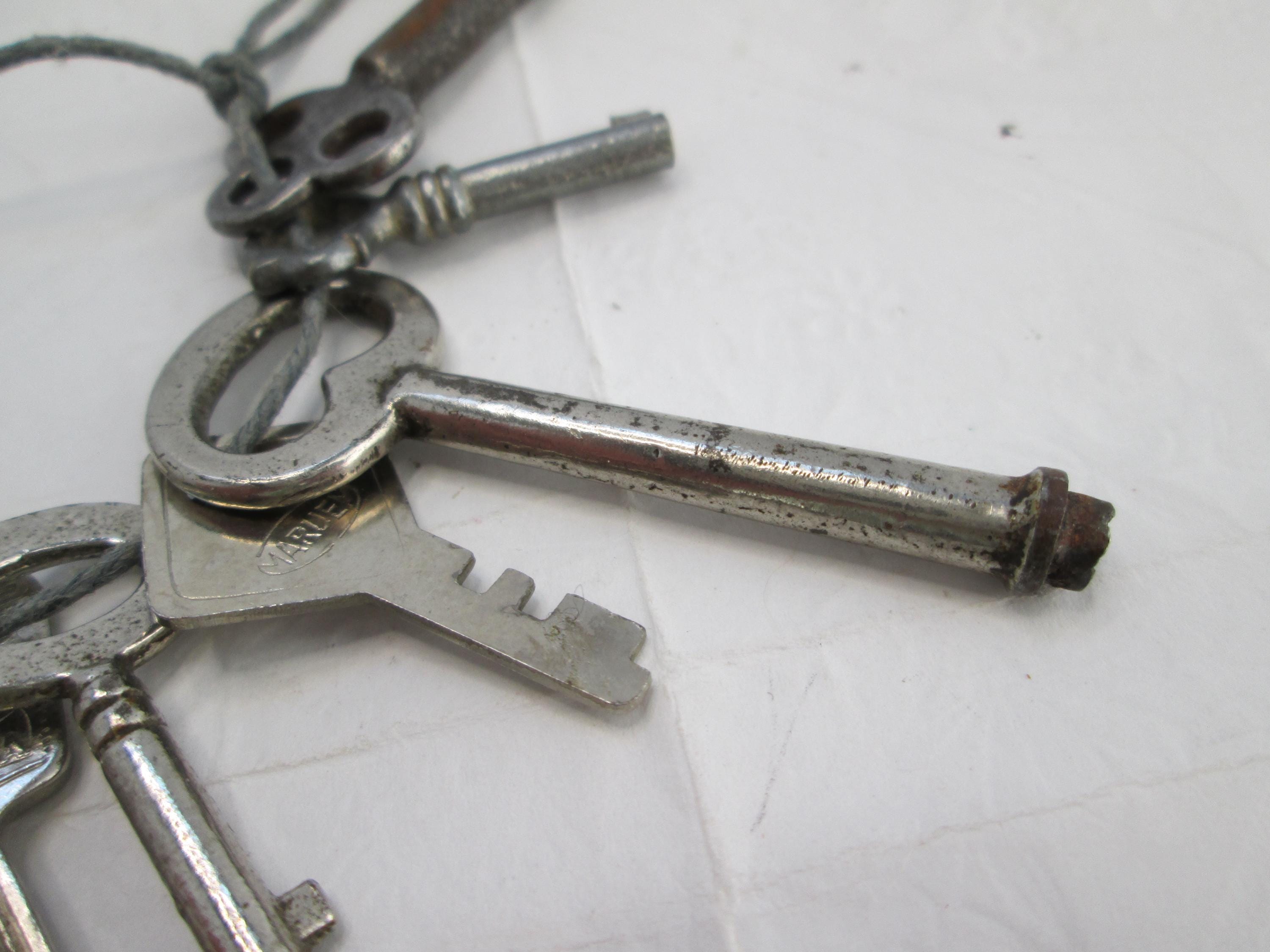 Antique Vintage Lot of 9 Small Metal Mostly Skeleton Keys - Etsy