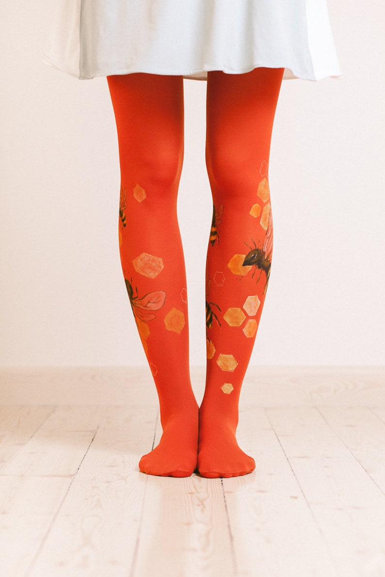 Collants uniques pour les femmes avec des motifs peints à la main ...