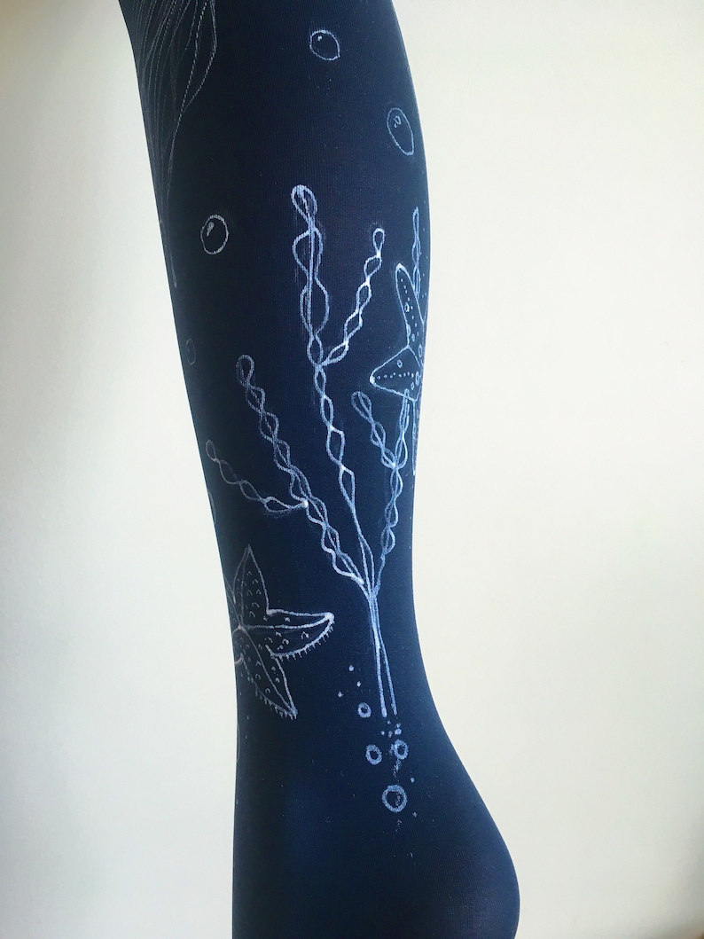 Collants uniques pour les femmes avec des motifs peints à la main - The ...