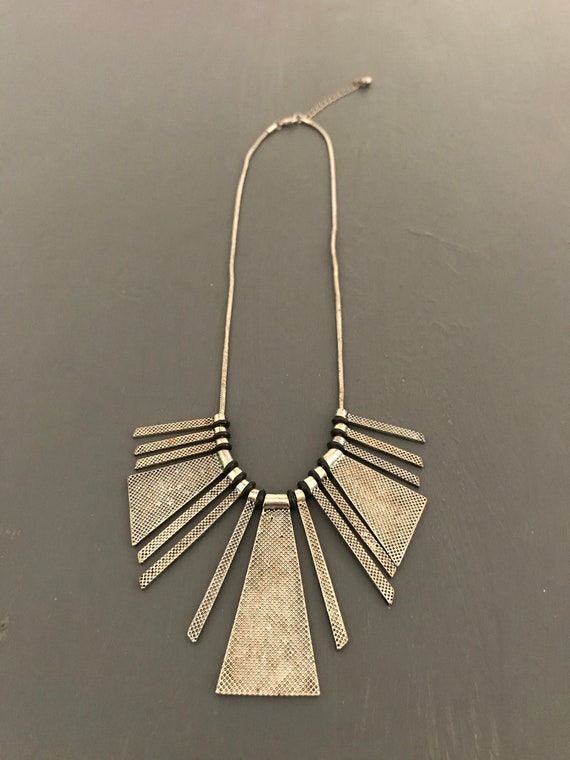 silver metal necklace graduated - Gem