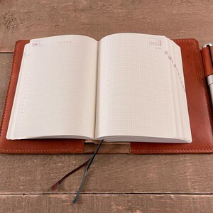 Midori Diary Hibino 2024 Pen Loop Front Cover Pocket A6 Planner in Dublin English Tan Leather ...