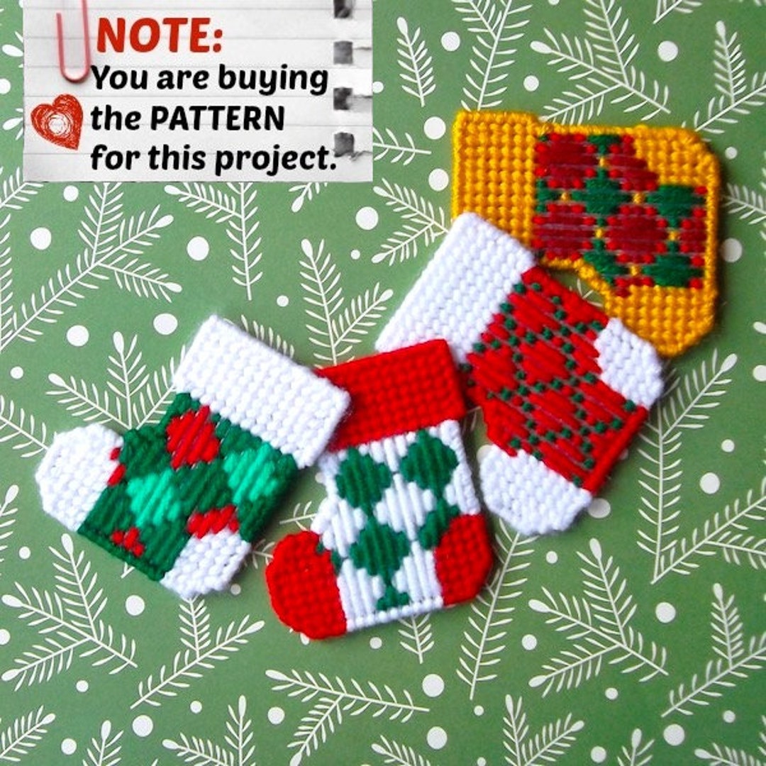 Plastic Canvas Pattern: Christmas Stockings -- "diamonds" (4 Designs ...