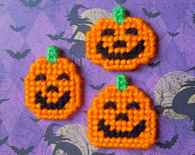 Plastic Canvas: Three Little Pumpkins Mini Magnets (set of 3) - Etsy