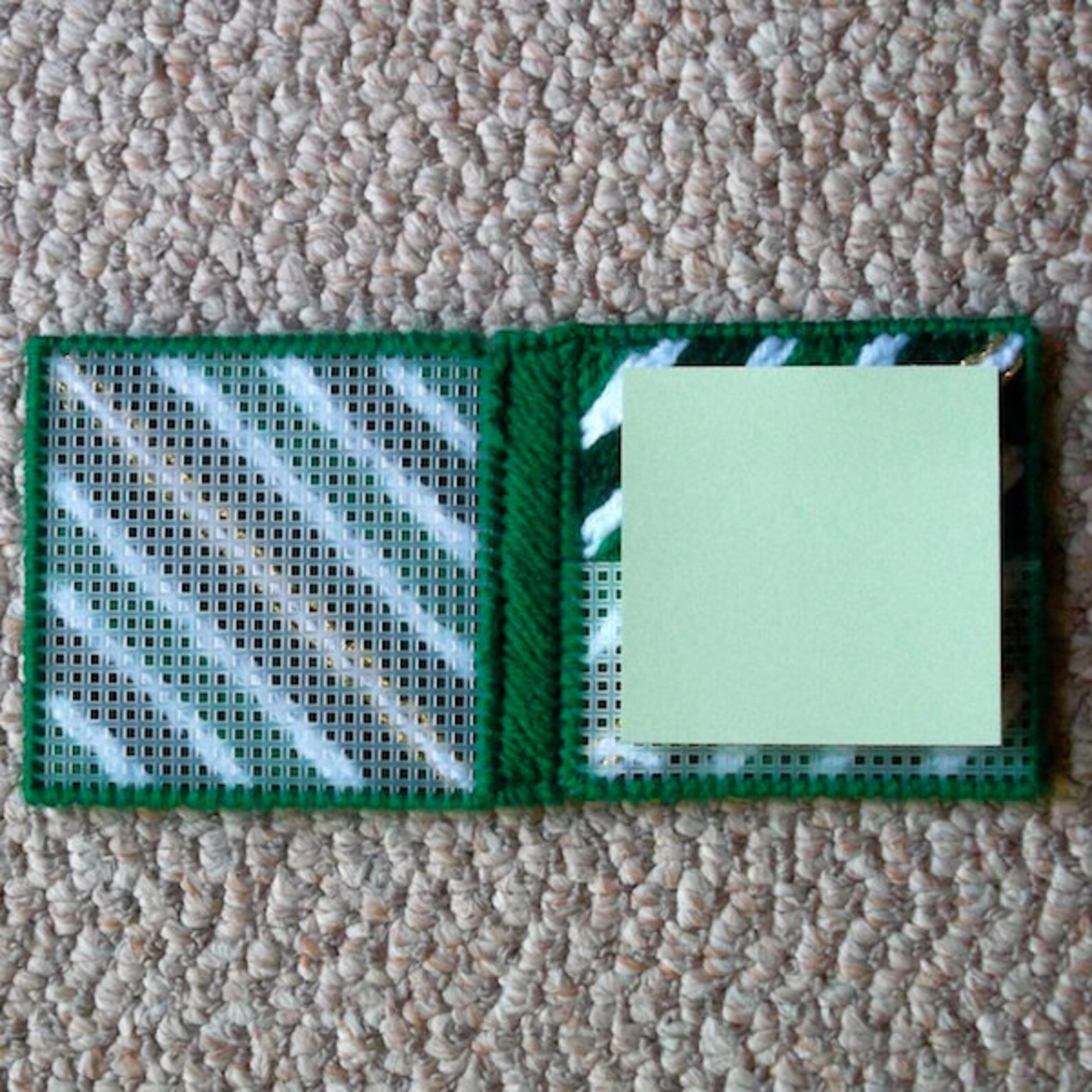 Plastic Canvas Pattern: Graph 'N Go -- "verdant" Notepad Holder ...