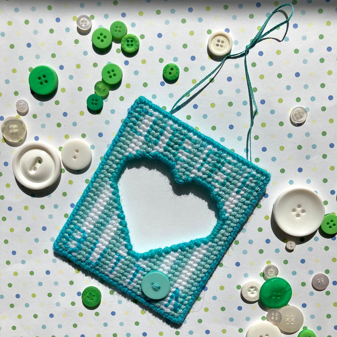 Plastic Canvas: Cute as a Button Frame - Etsy