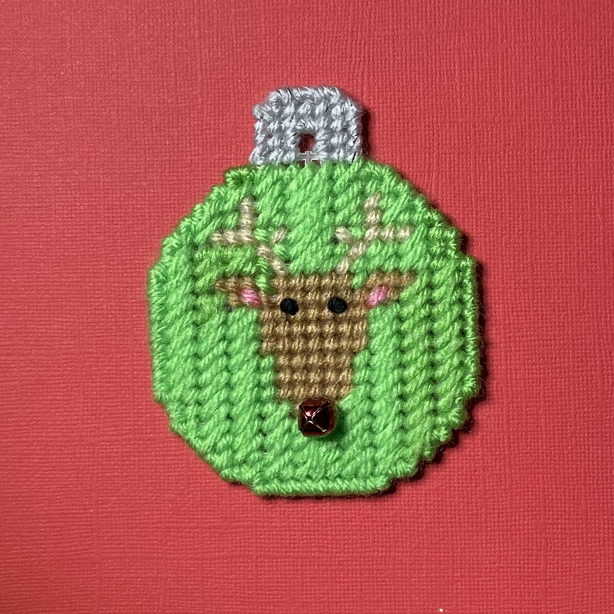 Plastic Canvas Pattern Page: "jingle Bells" Christmas Balls (2 Designs ...
