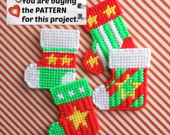 Plastic Canvas Pattern: Christmas Stockings | Etsy