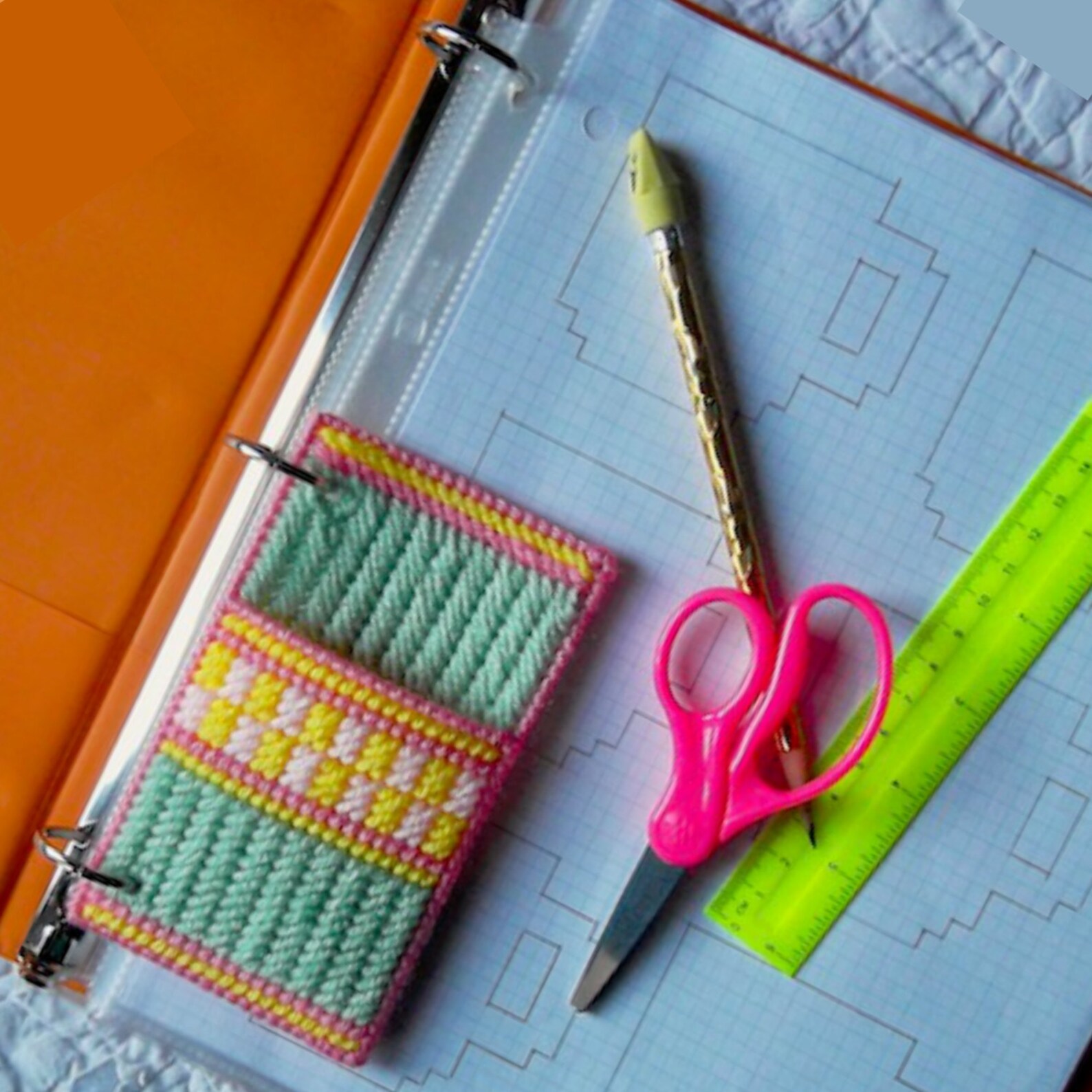 Plastic Canvas: pastel Tiles Binder Pocket holds - Etsy
