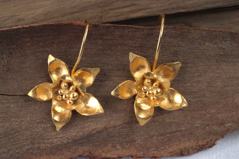 14k Gold Flower Dangle Earrings Gold Floral Dangle Earrings - Etsy