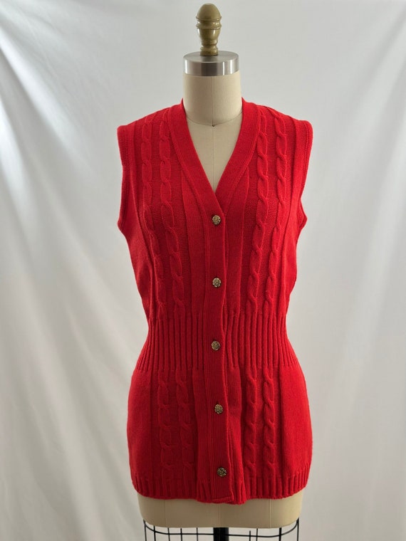 Vintage red button - Gem