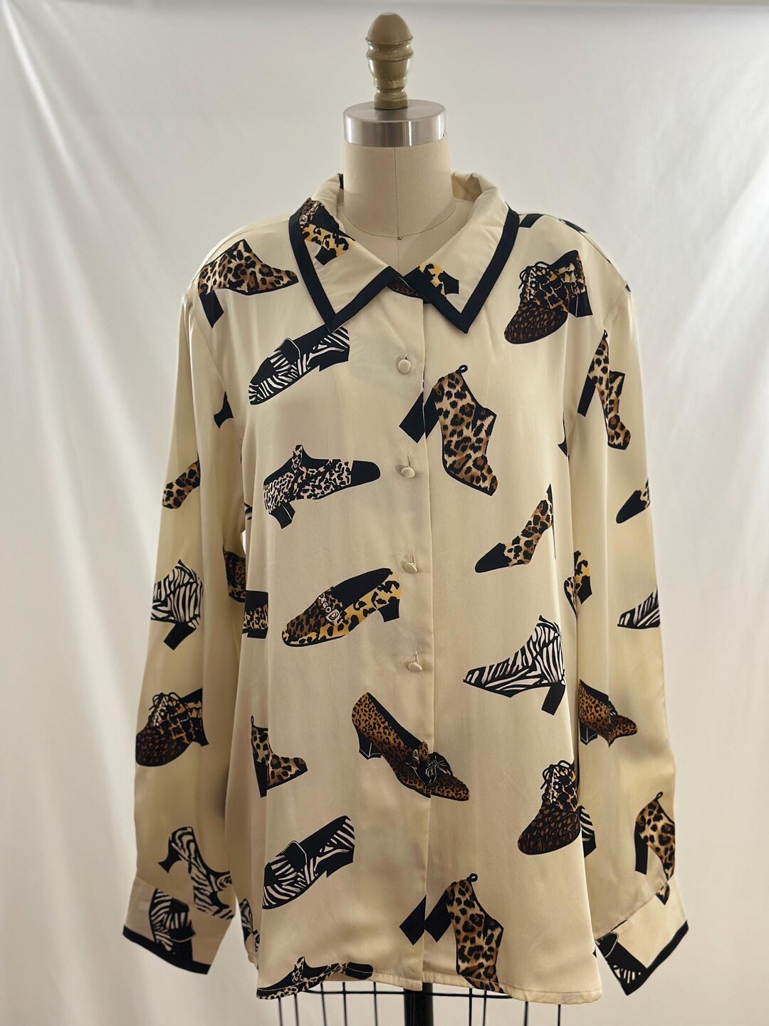 Vintage 90s Corey B. Pure Silk Novelty Print Blouse Silk Button up ...