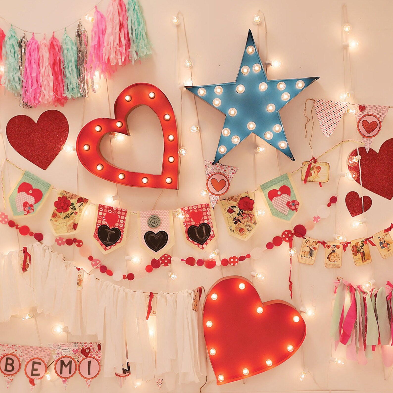 Love Lights Photo Backdrop - Etsy