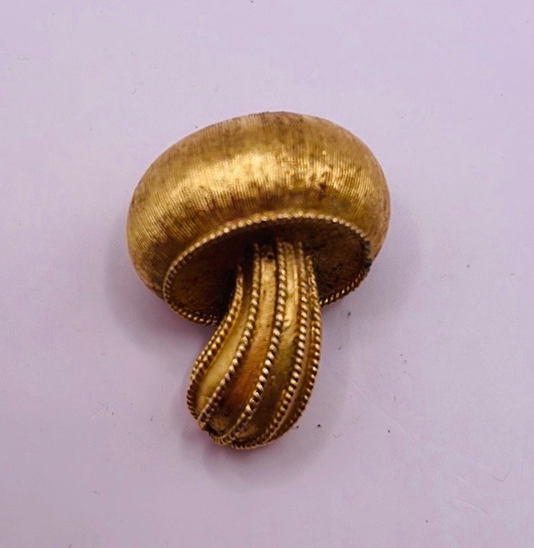 Vintage Gold Tone Signed Trifari Brushed Gold Mushroom Toadstool Brooch ...