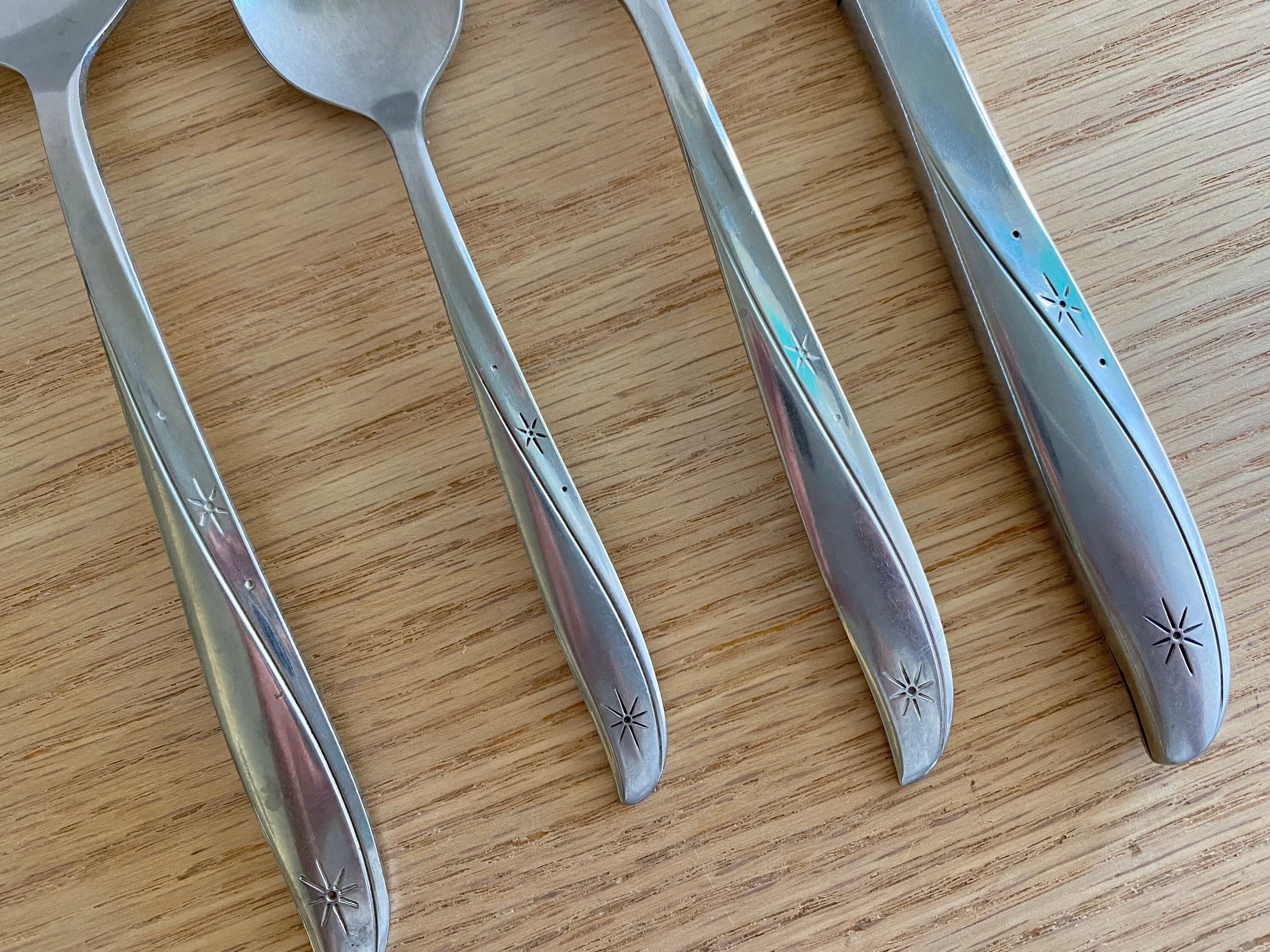 Oneida Twin Star Starburst Pattern Discontinued in 1959 Knives, Forks ...