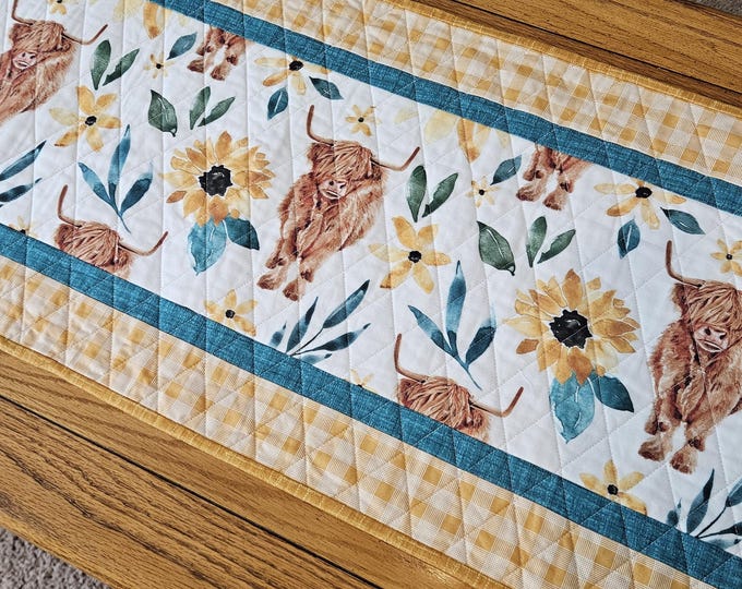 Highland Cow Table Runner | Farmhouse Table Runner | Farmhouse Kitchen ...