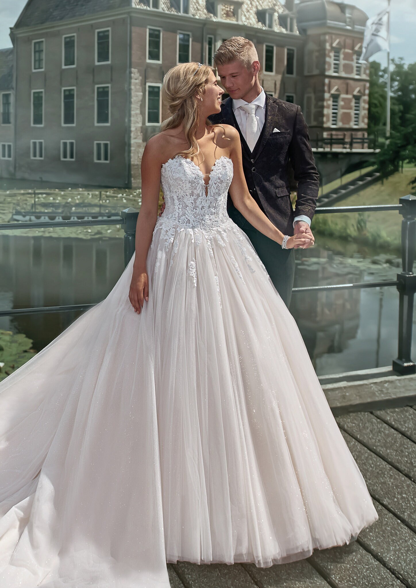 Simple A Line Sweetheart Wedding Dress