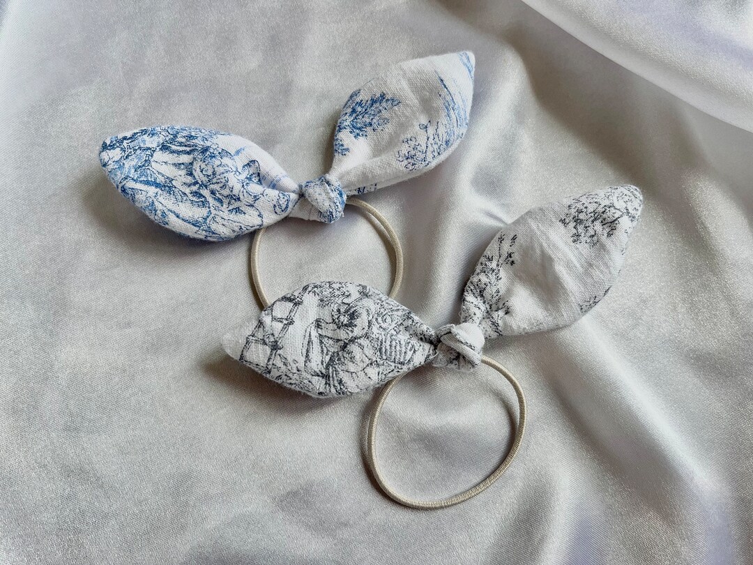 Cottagecore Toile De Jouy Bunny Ear Hair Bow Tie. French Linen Bow Hair ...
