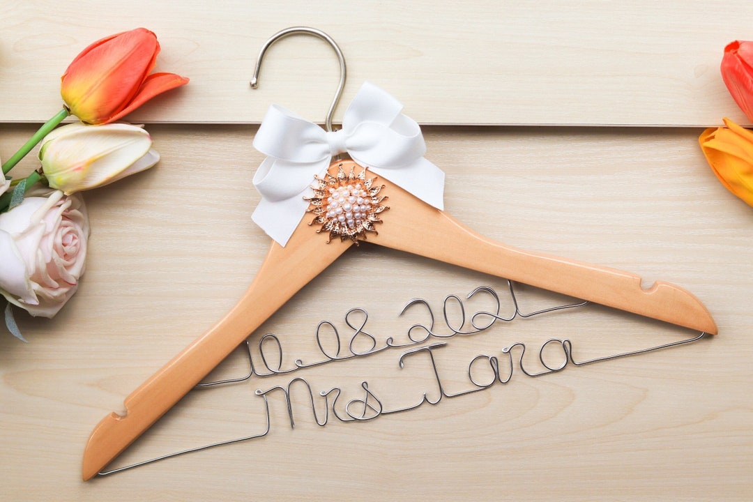Personalized Pearl Wedding Hanger, Bridal Hanger, Mrs Hanger, Bride ...