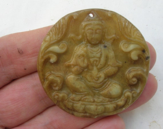 Kwan Yin, Guan Yin Pendant, Amulet in Green Stone, Ha… - Gem