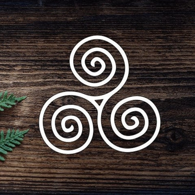 Triskelion - Etsy