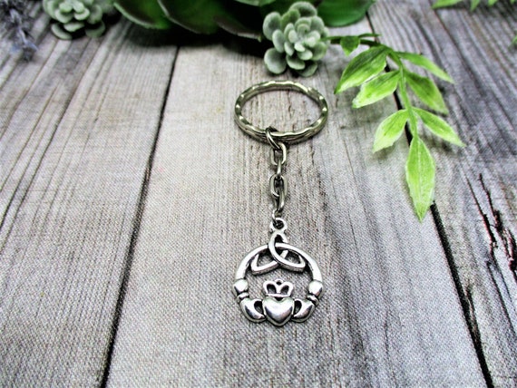 Claddagh Keychain Celtic Knot Keychain Gifts for Her / Him - Etsy