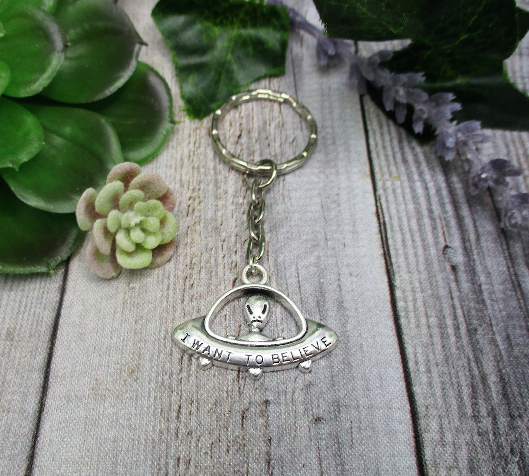 UFO Keychain Alien Keychain I Want to Believe Gifts for Him / Her Space ...