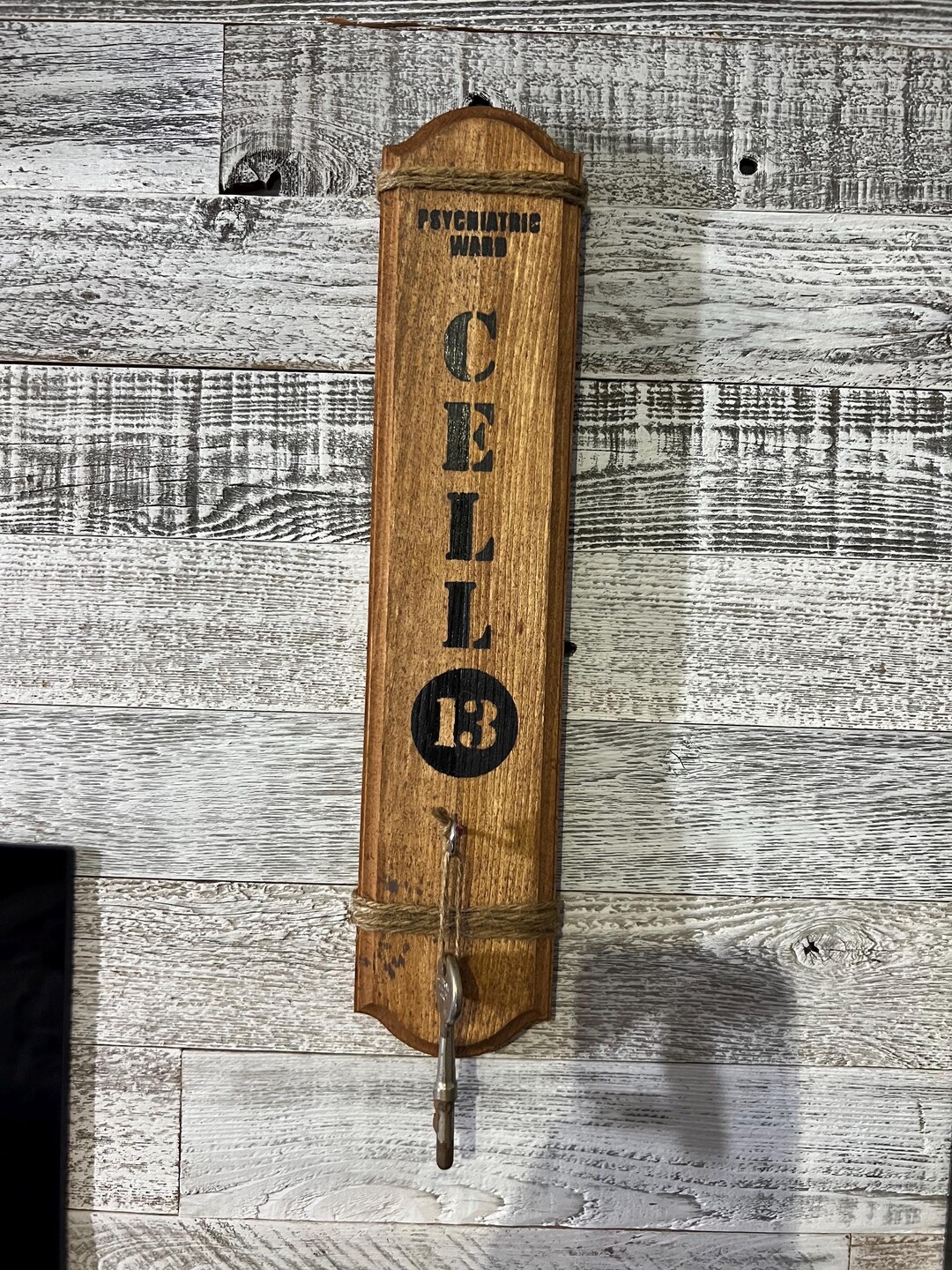 Psychiatric Ward Skeleton Key Holder - Insane Asylum - Cell Block 13 ...