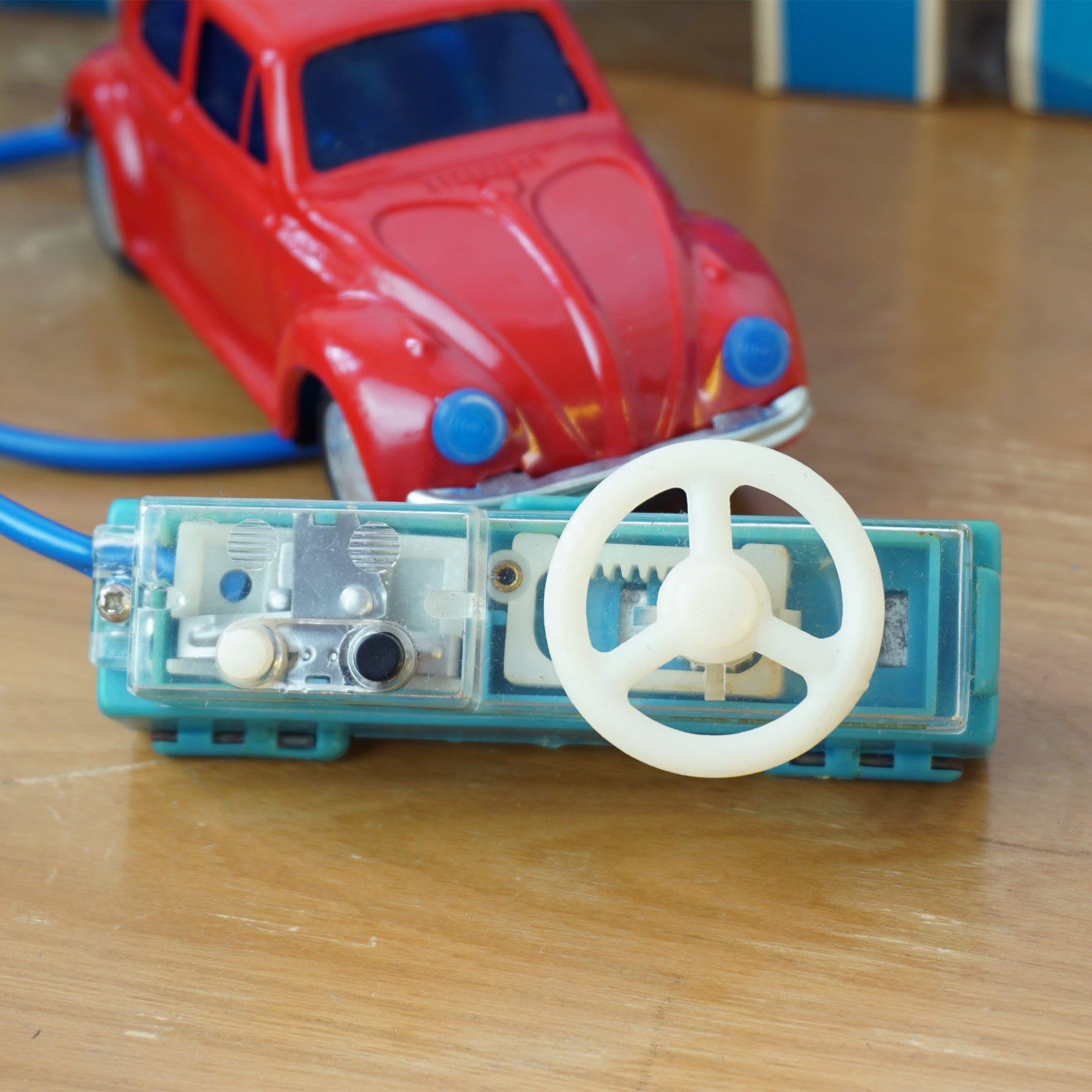 1960s Vintage BANDAI Metal Red MINI-VOLKSWAGEN Battery Operated Remote ...