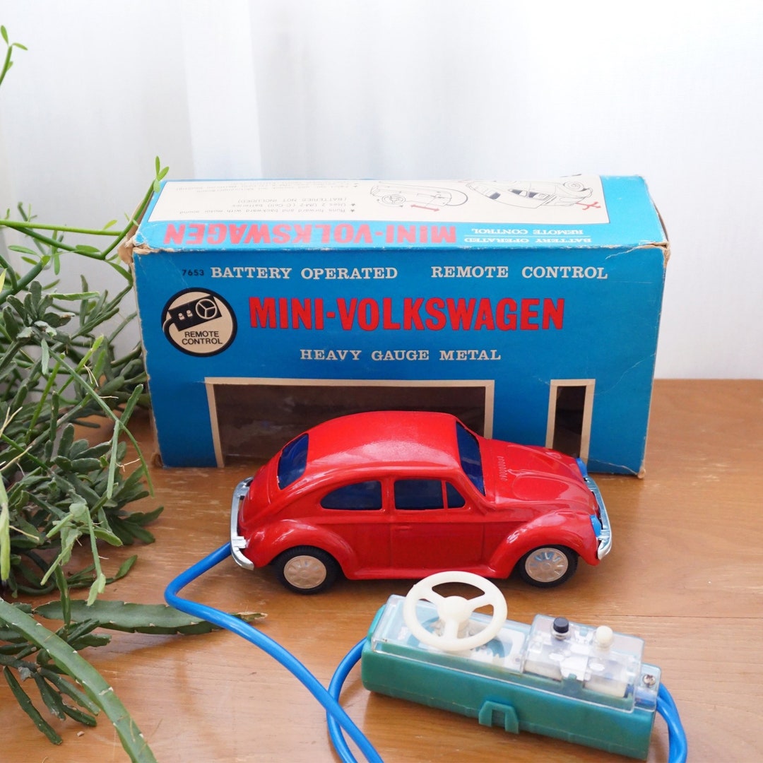 1960s Vintage BANDAI Metal Red MINI-VOLKSWAGEN Battery Operated Remote ...
