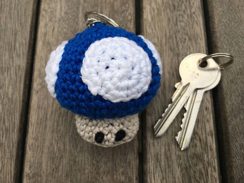 Super Mario Amigurumi Mushroom Key-chain / Bag Charm Choose - Etsy UK