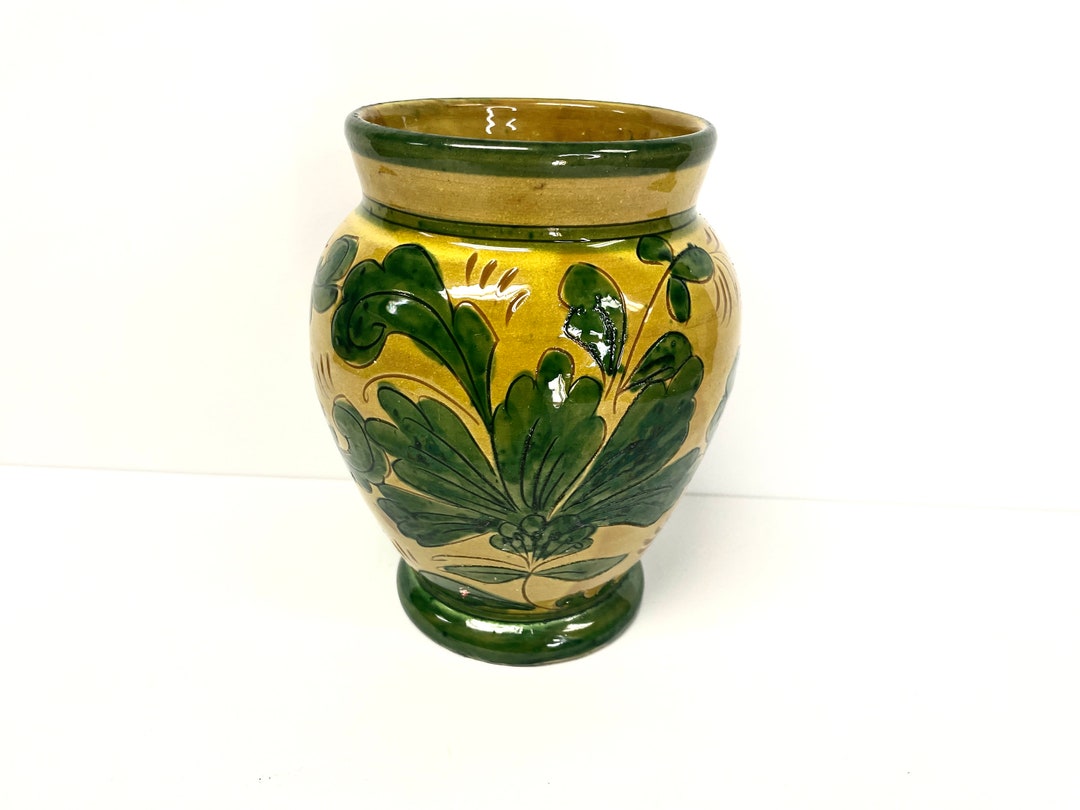 Mexico Mexican Majolica Art Pottery Incised Green Mustard Yellow Vase ...