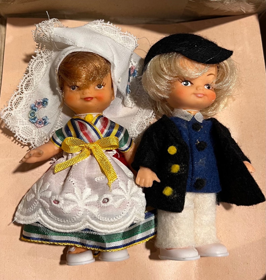 Pair of Vintage ARI Dolls - Etsy