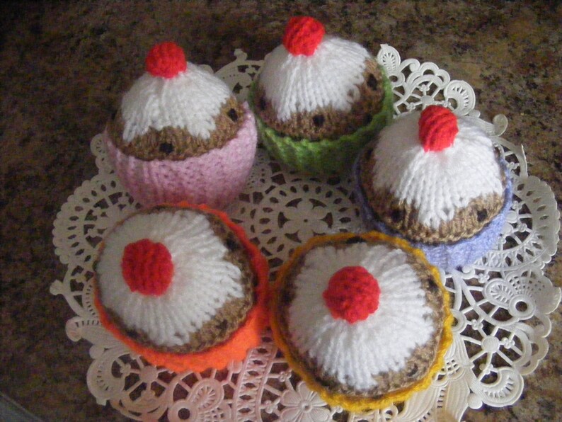 5 Iced Currant Buns With Removable Cases - Etsy