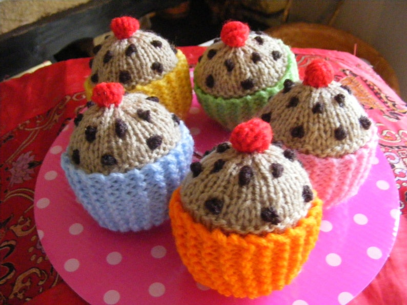 5 Hand Knitted Currant Buns Cupcakes - Etsy UK