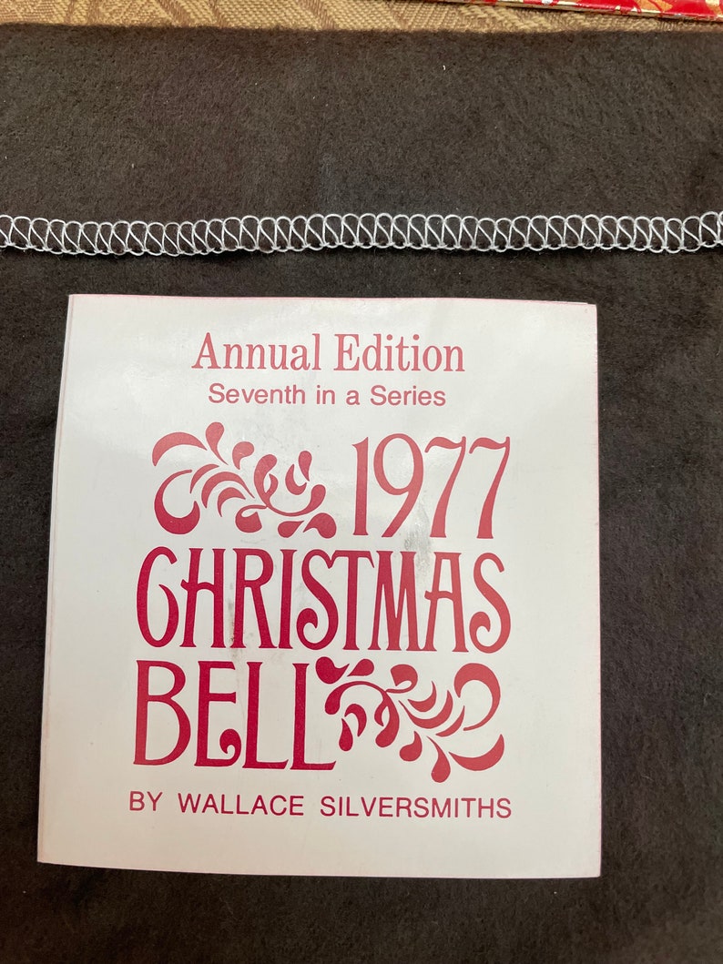 Vintage 1977 Wallace Silver-plate Annual Christmas Bell Box Felt Bag ...