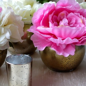 Beautiful Metallic Gold Round Vase Gold Wedding Vases Distressed Gold ...