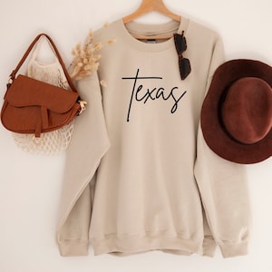 Texas Sweatshirt Trendy TX Crewneck Minimalist Cursive City Pullover ...